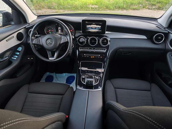 Melns Mercedes-Benz GLC 250 2018 Šauļi, ar dzinēja tilpumu 2.00 L un nobraukumu 58 tūkst. km par 20500 €, foto 6 vietnē AUTOMOTO.COM.LV