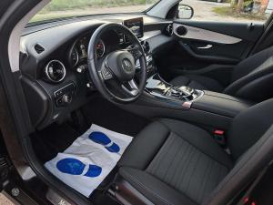 Melns Mercedes-Benz GLC 250 2018 Šauļi, ar dzinēja tilpumu 2.00 L un nobraukumu 58 tūkst. km par 20500 €, foto 8 vietnē AUTOMOTO.COM.LV