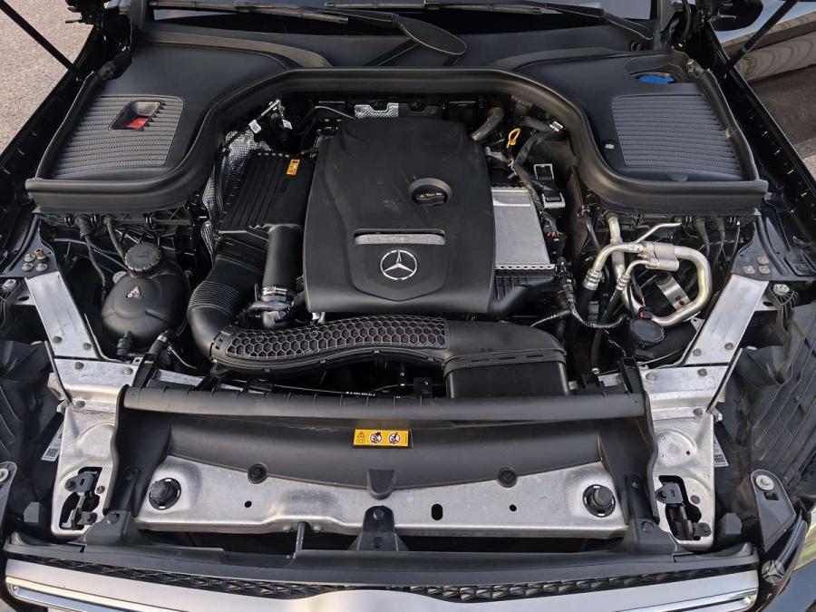 Melns Mercedes-Benz GLC 250 2018 Šauļi, ar dzinēja tilpumu 2.00 L un nobraukumu 58 tūkst. km par 20500 €, foto 12 vietnē AUTOMOTO.COM.LV