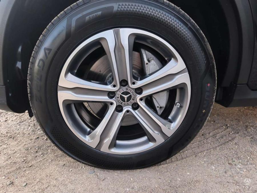 Melns Mercedes-Benz GLC 250 2018 Šauļi, ar dzinēja tilpumu 2.00 L un nobraukumu 58 tūkst. km par 20500 €, foto 13 vietnē AUTOMOTO.COM.LV