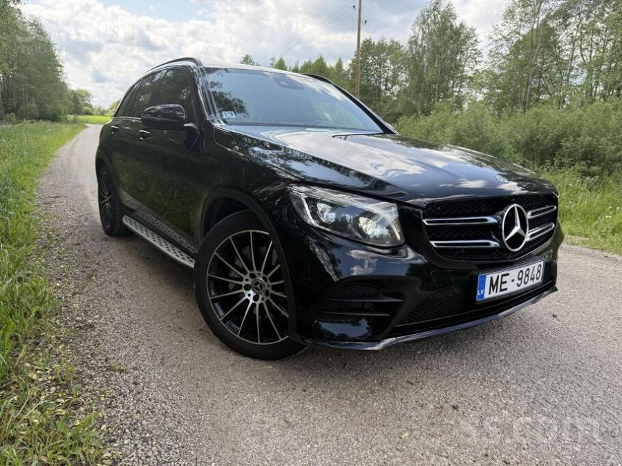 Black Mercedes-Benz GLC 250 2019 in Riga, with an engine capacity of 2.20 L and mileage of 94 thousand km for 29500 €, photo 1 on AUTOMOTO.COM.LV