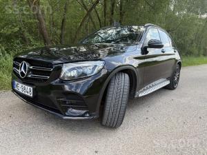 Black Mercedes-Benz GLC 250 2019 in Riga, with an engine capacity of 2.20 L and mileage of 94 thousand km for 29500 €, photo 3 on AUTOMOTO.COM.LV
