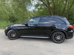 Black Mercedes-Benz GLC 250 2019 in Riga, with an engine capacity of 2.20 L and mileage of 94 thousand km for 29500 €, photo 6 on AUTOMOTO.COM.LV