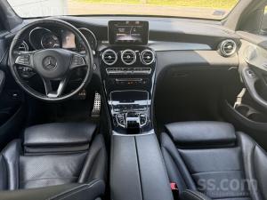 Black Mercedes-Benz GLC 250 2019 in Riga, with an engine capacity of 2.20 L and mileage of 94 thousand km for 29500 €, photo 7 on AUTOMOTO.COM.LV