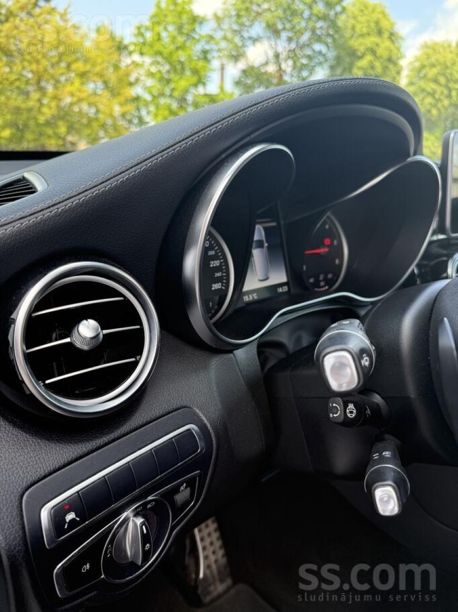 Black Mercedes-Benz GLC 250 2019 in Riga, with an engine capacity of 2.20 L and mileage of 94 thousand km for 29500 €, photo 8 on AUTOMOTO.COM.LV