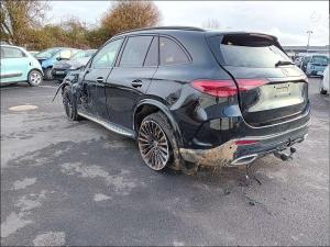 Melns Mercedes-Benz GLC 250 2024 Kauņa, ar dzinēja tilpumu 2.00 L un nobraukumu 32 tūkst. km par 17500 €, foto 3 vietnē AUTOMOTO.COM.LV