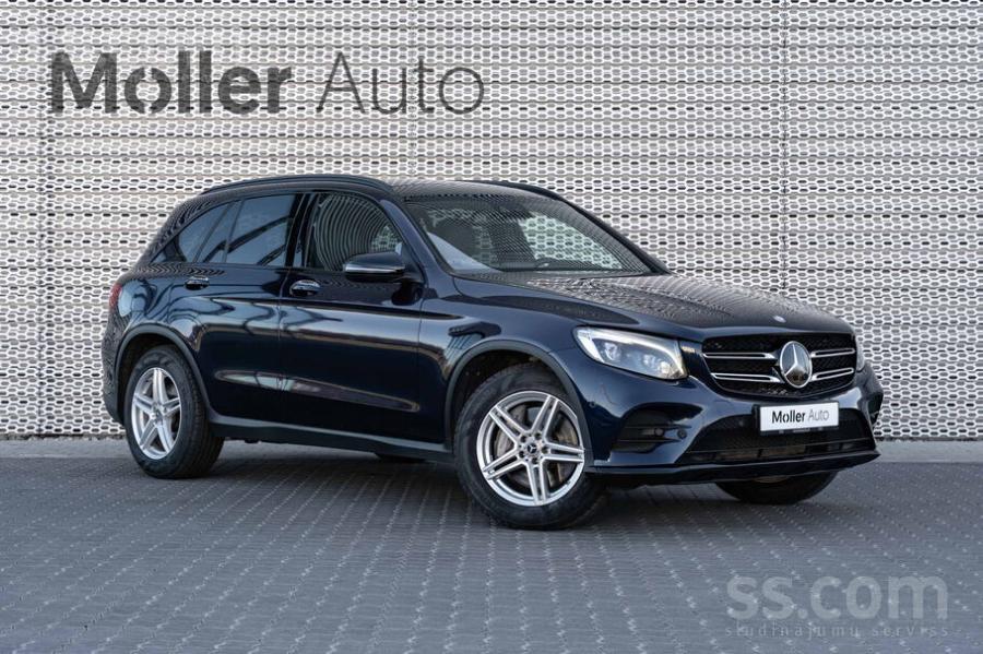 Blue Mercedes-Benz GLC 250 2017 in Riga, with an engine capacity of 2.20 L and mileage of 114 thousand km for 23350 €, photo 2 on AUTOMOTO.COM.LV