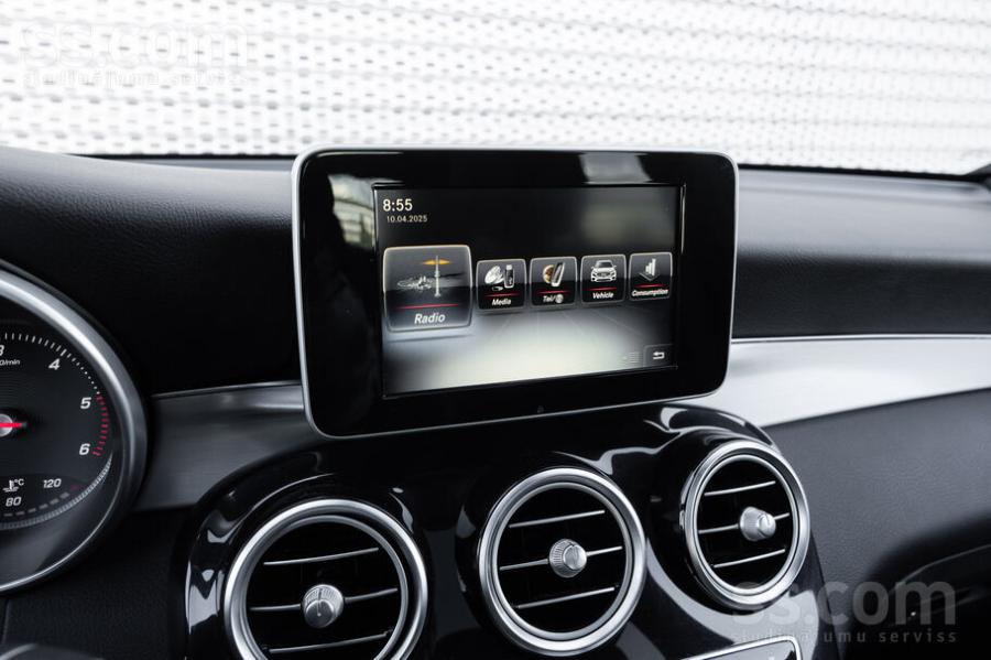 Blue Mercedes-Benz GLC 250 2017 in Riga, with an engine capacity of 2.20 L and mileage of 114 thousand km for 23350 €, photo 17 on AUTOMOTO.COM.LV