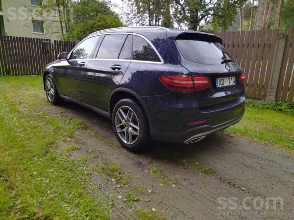 Blue Mercedes-Benz GLC 250 2017 in Riga, with an engine capacity of 2.20 L and mileage of 211 thousand km for 20300 €, photo 6 on AUTOMOTO.COM.LV