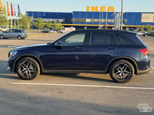 Blue Mercedes-Benz GLC 250 2017 in Vilnius, with an engine capacity of 2.10 L and mileage of 260 thousand km for 18750 €, photo 3 on AUTOMOTO.COM.LV