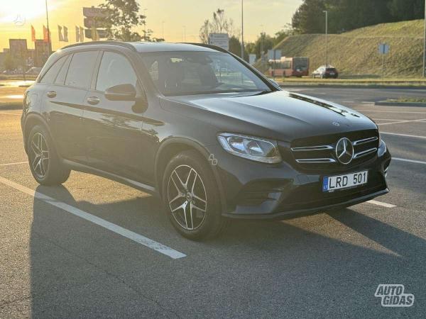 Blue Mercedes-Benz GLC 250 2017 in Vilnius, with an engine capacity of 2.10 L and mileage of 260 thousand km for 18750 €, photo 8 on AUTOMOTO.COM.LV