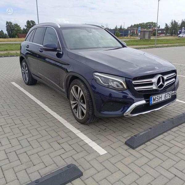Zils Mercedes-Benz GLC 250 2019 Klaipėda, ar dzinēja tilpumu 2.14 L un nobraukumu 303 tūkst. km par 19800 €, foto 1 vietnē AUTOMOTO.COM.LV