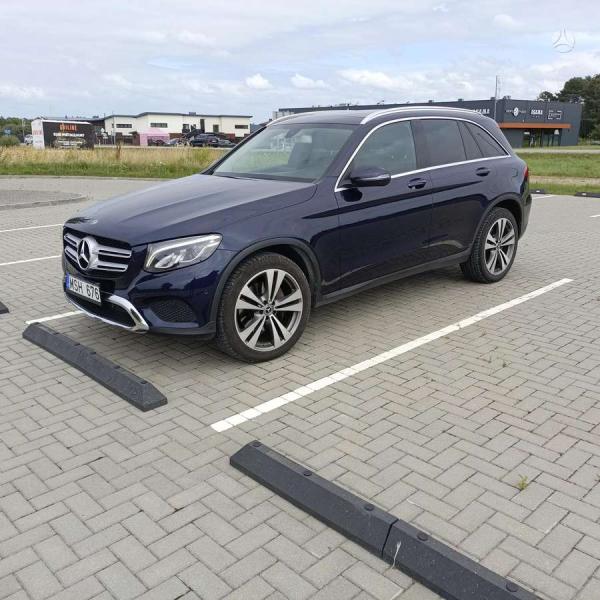 Zils Mercedes-Benz GLC 250 2019 Klaipėda, ar dzinēja tilpumu 2.14 L un nobraukumu 303 tūkst. km par 19800 €, foto 2 vietnē AUTOMOTO.COM.LV
