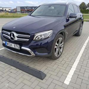 Blue Mercedes-Benz GLC 250 2019 in Klaipeda, with an engine capacity of 2.14 L and mileage of 303 thousand km for 19800 €, photo 4 on AUTOMOTO.COM.LV