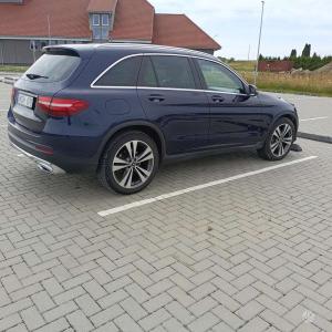 Blue Mercedes-Benz GLC 250 2019 in Klaipeda, with an engine capacity of 2.14 L and mileage of 303 thousand km for 19800 €, photo 8 on AUTOMOTO.COM.LV