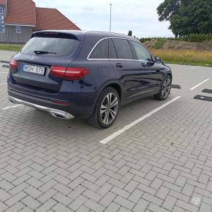 Blue Mercedes-Benz GLC 250 2019 in Klaipeda, with an engine capacity of 2.14 L and mileage of 303 thousand km for 19800 €, photo 9 on AUTOMOTO.COM.LV
