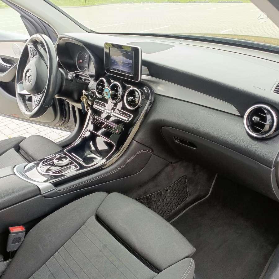 Blue Mercedes-Benz GLC 250 2019 in Klaipeda, with an engine capacity of 2.14 L and mileage of 303 thousand km for 19800 €, photo 24 on AUTOMOTO.COM.LV