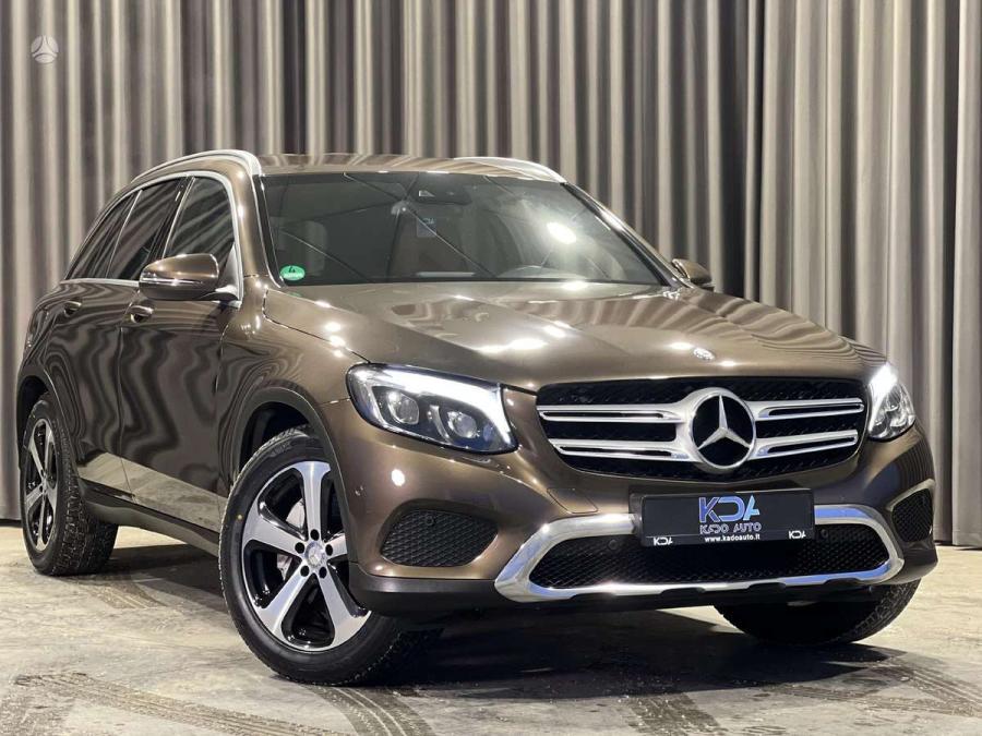 Brūns Mercedes-Benz GLC 250 2016 Marijampole, ar dzinēja tilpumu 2.14 L un nobraukumu 130 tūkst. km par 22450 €, foto 3 vietnē AUTOMOTO.COM.LV