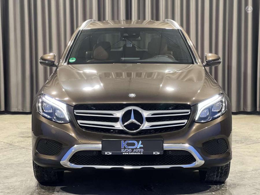 Brūns Mercedes-Benz GLC 250 2016 Marijampole, ar dzinēja tilpumu 2.14 L un nobraukumu 130 tūkst. km par 22450 €, foto 5 vietnē AUTOMOTO.COM.LV