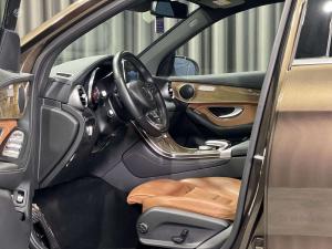 Brūns Mercedes-Benz GLC 250 2016 Marijampole, ar dzinēja tilpumu 2.14 L un nobraukumu 130 tūkst. km par 22450 €, foto 14 vietnē AUTOMOTO.COM.LV