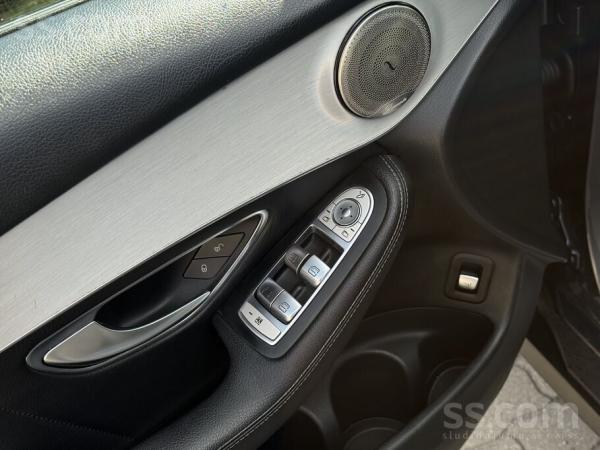 Brown Mercedes-Benz GLC 250 2016 in Riga, with an engine capacity of 2.20 L and mileage of 299 thousand km for 14750 €, photo 10 on AUTOMOTO.COM.LV