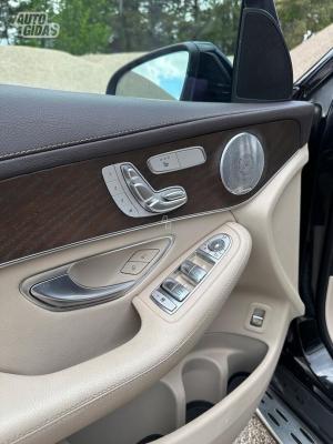 Mercedes-Benz GLC 250 2018 in Vilnius, with an engine capacity of 2.10 L and mileage of 171 thousand km for 26500 €, photo 12 on AUTOMOTO.COM.LV
