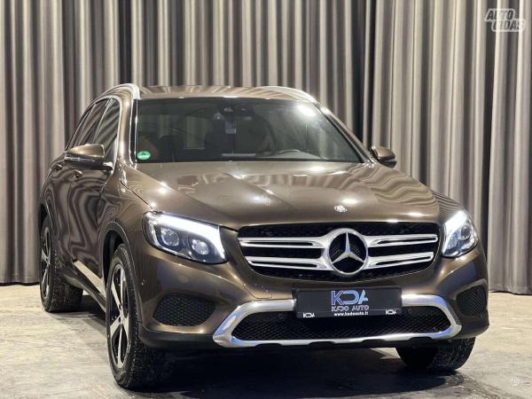 Mercedes-Benz GLC 250 2016 in Marijampole, with an engine capacity of 2.10 L and mileage of 130 thousand km for 22450 €, photo 6 on AUTOMOTO.COM.LV
