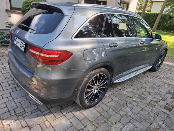 Mercedes-Benz GLC 250 2016 in Jurmala, with an engine capacity of 2.00 L and mileage of 134 thousand km for 25000 €, photo 1 on AUTOMOTO.COM.LV