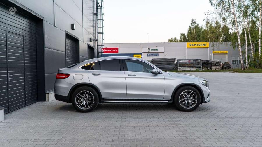 Pelēks Mercedes-Benz GLC 250 2018 Utena, ar dzinēja tilpumu 2.10 L un nobraukumu 285 tūkst. km par 20500 €, foto 4 vietnē AUTOMOTO.COM.LV