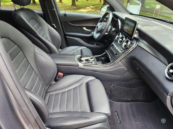 Pelēks Mercedes-Benz GLC 250 2018 Tauragė, ar dzinēja tilpumu 2.20 L un nobraukumu 240 tūkst. km par 18900 €, foto 10 vietnē AUTOMOTO.COM.LV