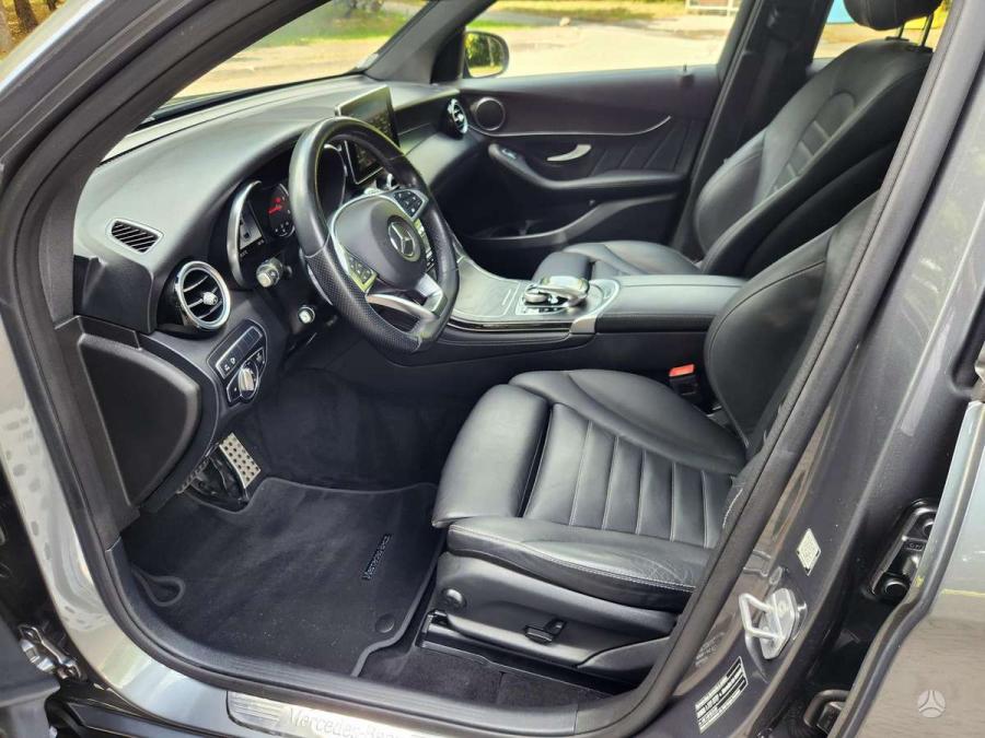 Grey Mercedes-Benz GLC 250 2018 in Taurage, with an engine capacity of 2.20 L and mileage of 240 thousand km for 18900 €, photo 16 on AUTOMOTO.COM.LV