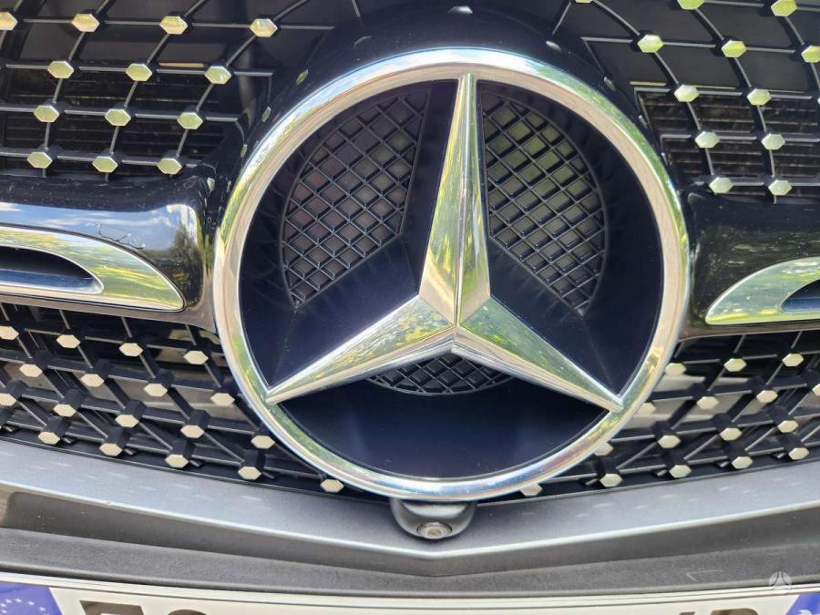 Grey Mercedes-Benz GLC 250 2018 in Taurage, with an engine capacity of 2.20 L and mileage of 240 thousand km for 18900 €, photo 21 on AUTOMOTO.COM.LV