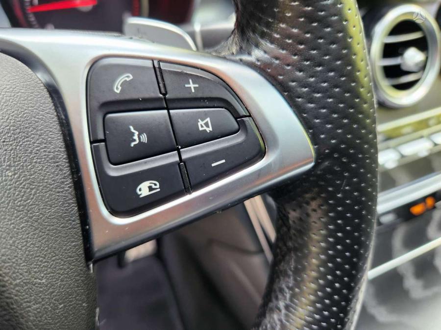 Grey Mercedes-Benz GLC 250 2018 in Taurage, with an engine capacity of 2.20 L and mileage of 240 thousand km for 18900 €, photo 25 on AUTOMOTO.COM.LV