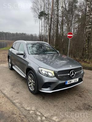Grey Mercedes-Benz GLC 250 2015 in Riga, with an engine capacity of 2.20 L and mileage of 235 thousand km for 19300 €, photo 2 on AUTOMOTO.COM.LV
