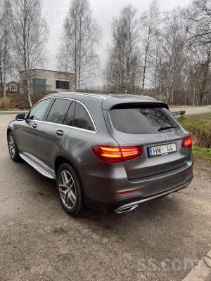 Grey Mercedes-Benz GLC 250 2015 in Riga, with an engine capacity of 2.20 L and mileage of 235 thousand km for 19300 €, photo 4 on AUTOMOTO.COM.LV