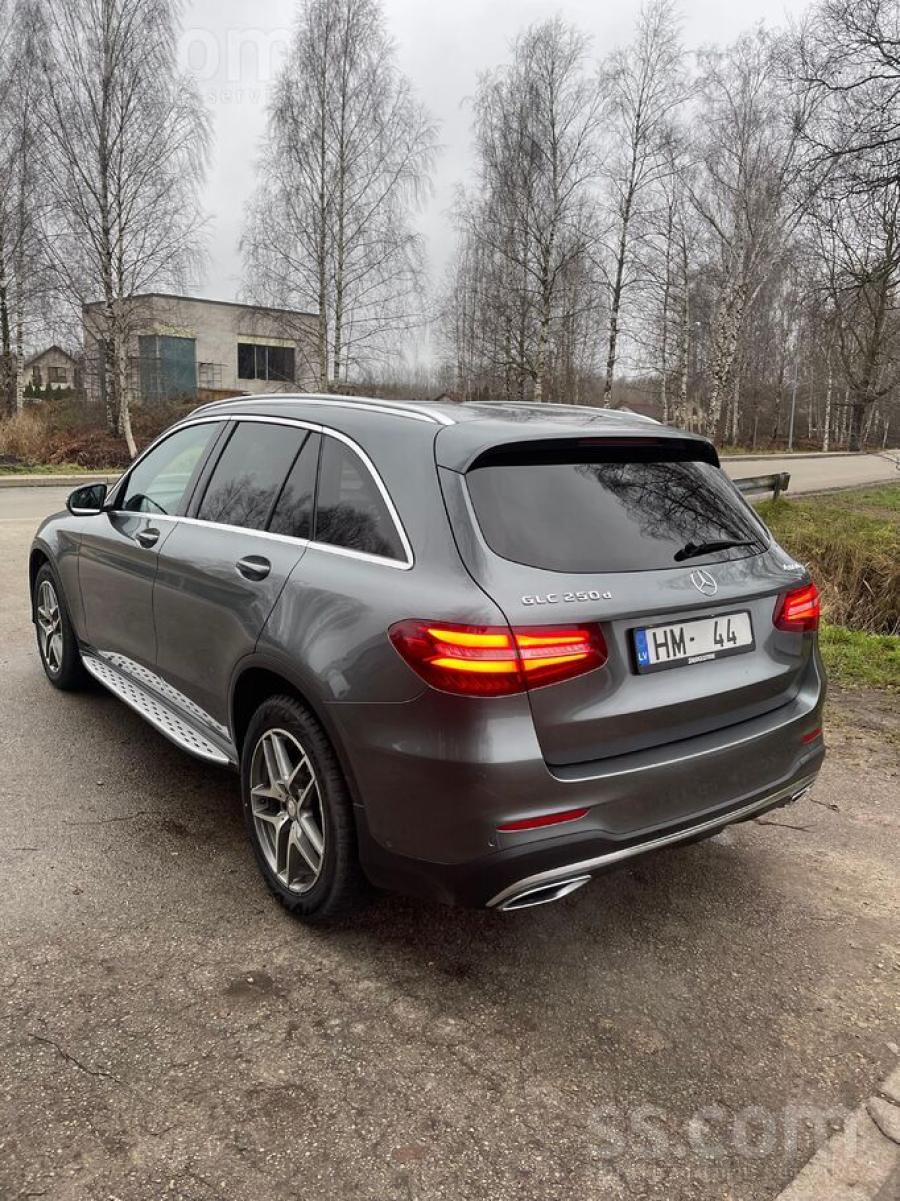 Grey Mercedes-Benz GLC 250 2015 in Riga, with an engine capacity of 2.20 L and mileage of 235 thousand km for 19300 €, photo 4 on AUTOMOTO.COM.LV