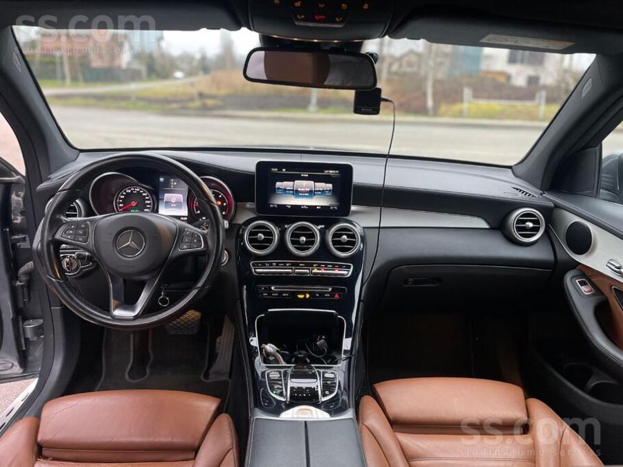 Grey Mercedes-Benz GLC 250 2015 in Riga, with an engine capacity of 2.20 L and mileage of 235 thousand km for 19300 €, photo 8 on AUTOMOTO.COM.LV