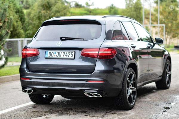 Grey Mercedes-Benz GLC 250 2015 in Kretinga, with an engine capacity of 2.15 L and mileage of 294 thousand km for 20500 €, photo 6 on AUTOMOTO.COM.LV
