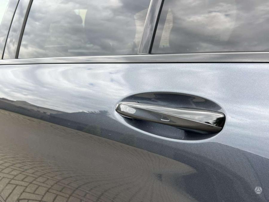Grey Mercedes-Benz GLC 250 2015 in Kedainiai, with an engine capacity of 2.14 L and mileage of 211 thousand km for 20350 €, photo 17 on AUTOMOTO.COM.LV