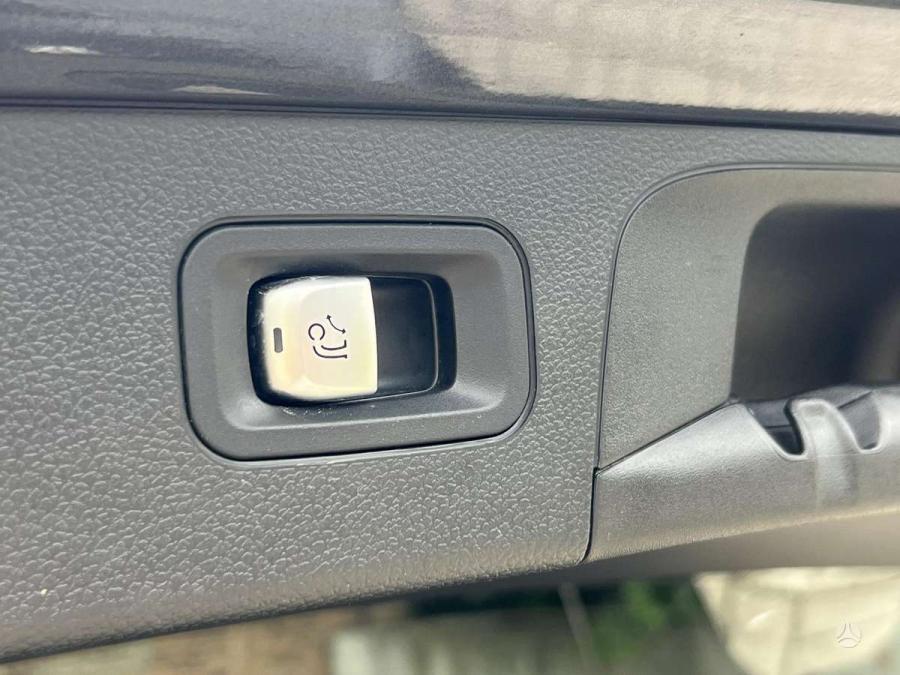 Grey Mercedes-Benz GLC 250 2015 in Kedainiai, with an engine capacity of 2.14 L and mileage of 211 thousand km for 20350 €, photo 22 on AUTOMOTO.COM.LV
