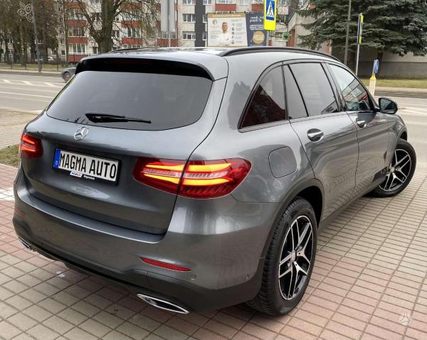 Pelēks Mercedes-Benz GLC 250 2016 Marijampole, ar dzinēja tilpumu 2.14 L un nobraukumu 249 tūkst. km par 19450 €, foto 4 vietnē AUTOMOTO.COM.LV