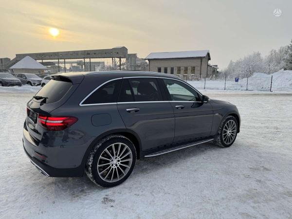 Grey Mercedes-Benz GLC 250 2016 in Telschi, with an engine capacity of 2.14 L and mileage of 253 thousand km for 19300 €, photo 8 on AUTOMOTO.COM.LV