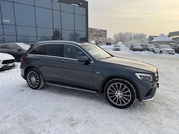 Grey Mercedes-Benz GLC 250 2016 in Telschi, with an engine capacity of 2.14 L and mileage of 253 thousand km for 19300 €, photo 9 on AUTOMOTO.COM.LV