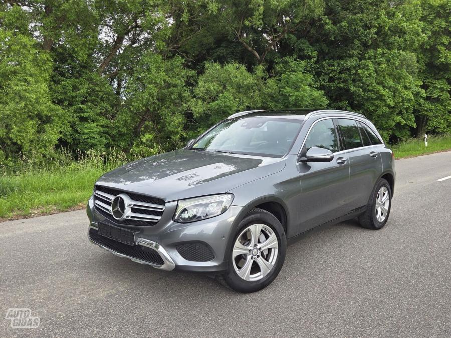 Grey Mercedes-Benz GLC 250 2016 in Kaunas, with an engine capacity of 2.20 L and mileage of 209 thousand km for 15989 €, photo 9 on AUTOMOTO.COM.LV