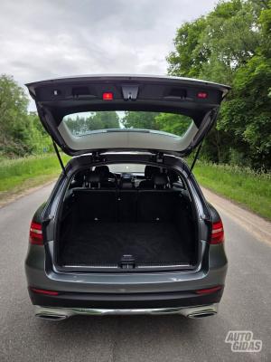 Grey Mercedes-Benz GLC 250 2016 in Kaunas, with an engine capacity of 2.20 L and mileage of 209 thousand km for 15989 €, photo 25 on AUTOMOTO.COM.LV