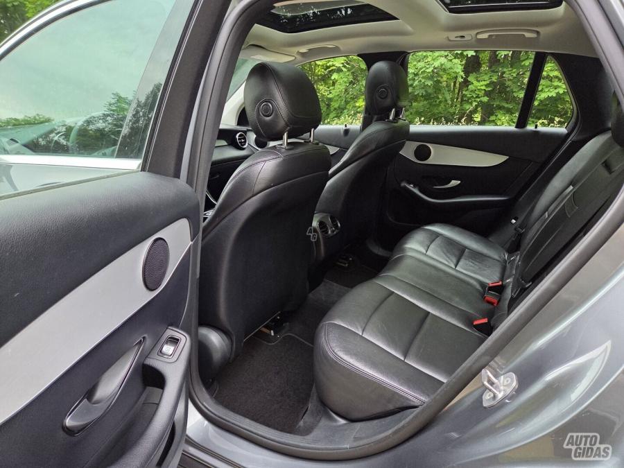 Pelēks Mercedes-Benz GLC 250 2016 Kauņa, ar dzinēja tilpumu 2.20 L un nobraukumu 209 tūkst. km par 15989 €, foto 12 vietnē AUTOMOTO.COM.LV