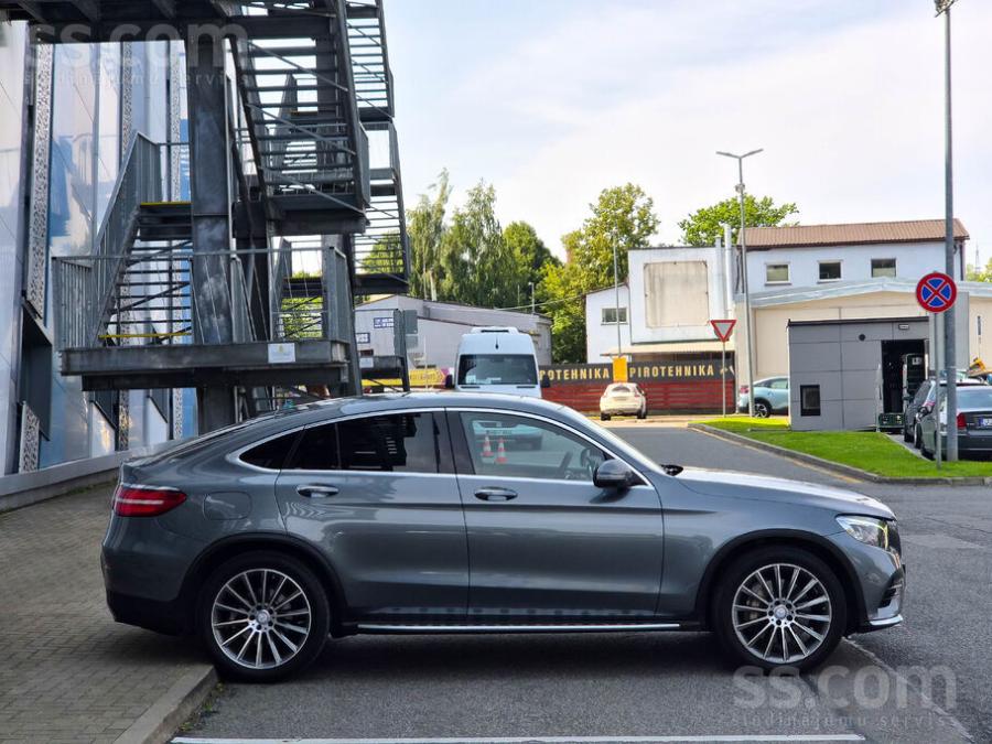Grey Mercedes-Benz GLC 250 2016 in Riga, with an engine capacity of 2.20 L and mileage of 202 thousand km for 21555 €, photo 5 on AUTOMOTO.COM.LV