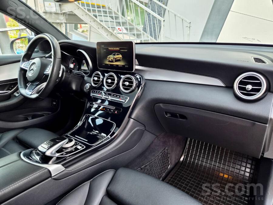 Grey Mercedes-Benz GLC 250 2016 in Riga, with an engine capacity of 2.20 L and mileage of 202 thousand km for 21555 €, photo 12 on AUTOMOTO.COM.LV