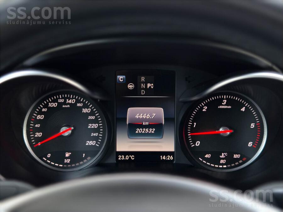 Grey Mercedes-Benz GLC 250 2016 in Riga, with an engine capacity of 2.20 L and mileage of 202 thousand km for 21555 €, photo 14 on AUTOMOTO.COM.LV