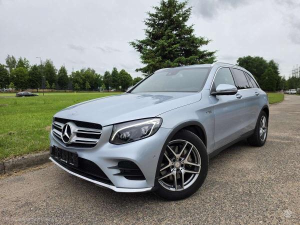 Grey Mercedes-Benz GLC 250 2016 in Kaunas, with an engine capacity of 2.14 L and mileage of 302 thousand km for 14950 €, photo 1 on AUTOMOTO.COM.LV
